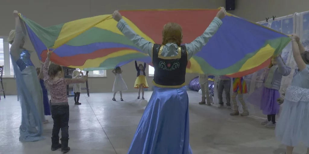 Snow Sisters Enchant Kids at Jerzi’s: A Magical Performance!