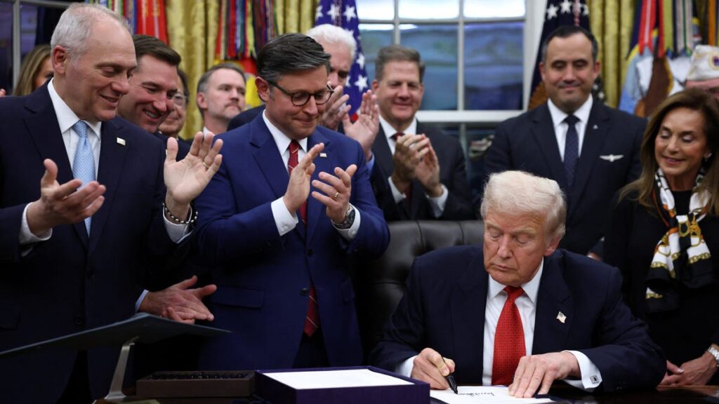 Government Shutdown Ends: Reactions and Lingering Effects Across America